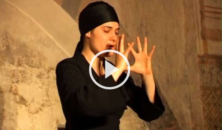 Amazing: This Girl Got The Alien Voice. She Can Sing Two Notes at Once ...